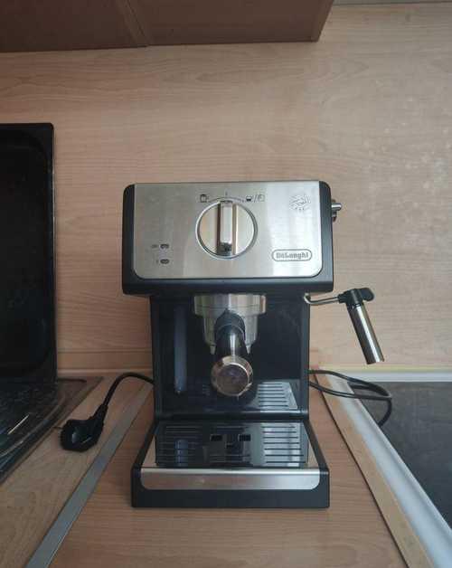 Кофеварка рожковая De'Longhi ECP 33.21