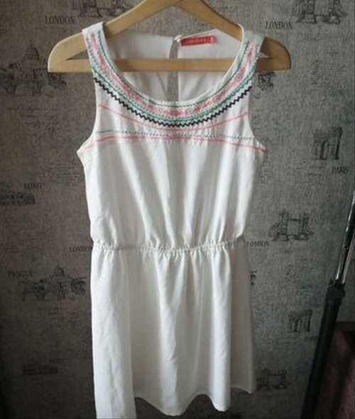 Платье белое Ostin