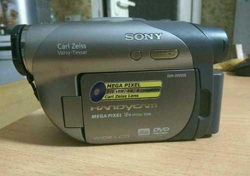 Видеокамера Sony DCR-DVD305E