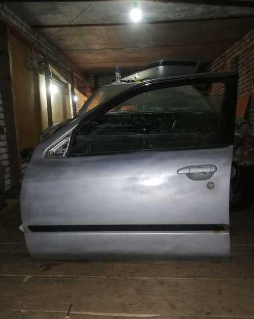 Дверь правая передняя Nissan Primera P11