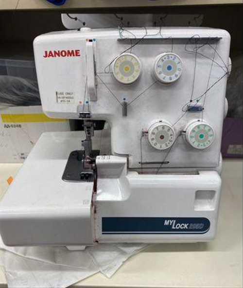 Швейная машина Janome
