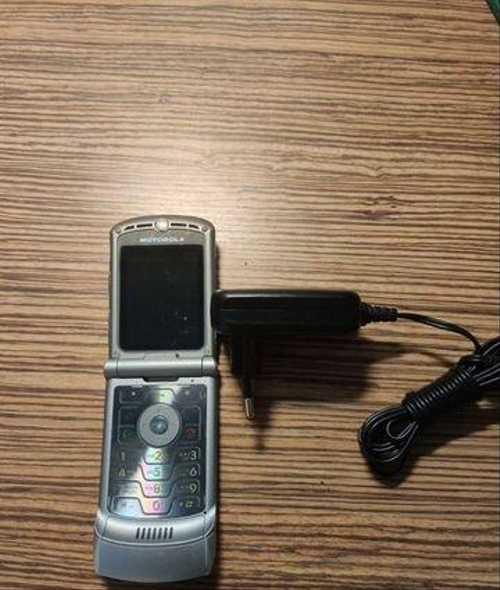 Телефон Motorola Razr V3