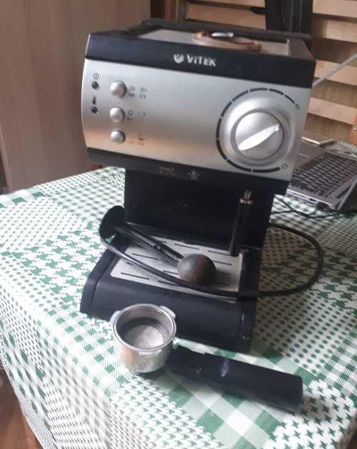 Рожковая кофеварка Vitek VT-1511 BK