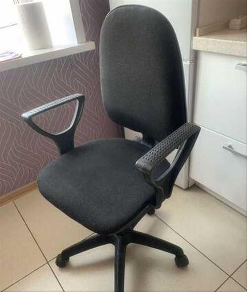 Компьютерное кресло испавное