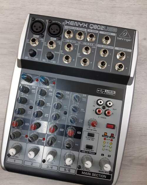 Микшер behringer xenyx Q802USB (м29)