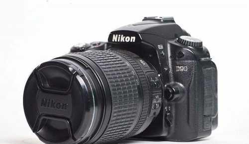 Nikon D90 с объективом 18-105