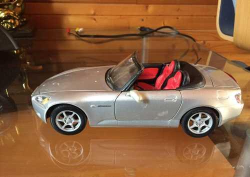 Машинка 1:18 Honda S2000