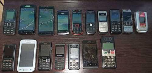 17 телефонов/смартфонов в разном состоянии