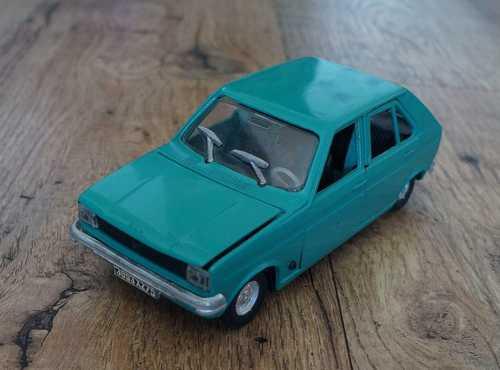 Модель автомобиля "Peugeot 104" (масштаб 1:25)