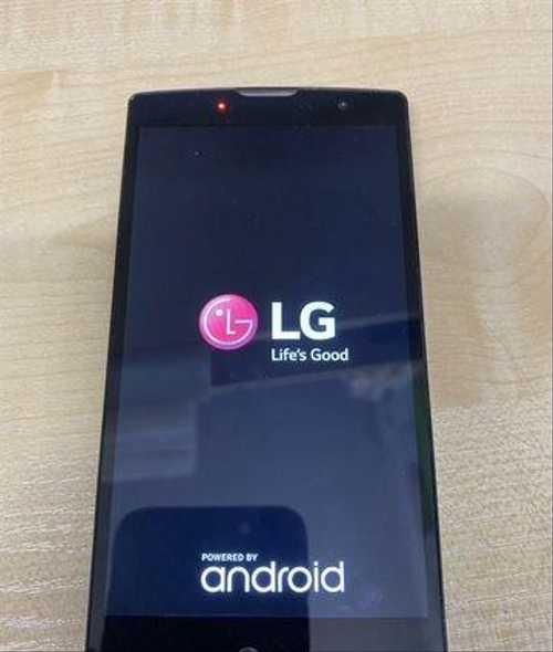 Телефон LG magna