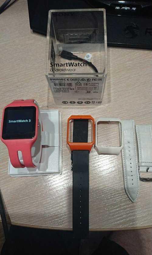 Умные часы Sony Smartwatch 3