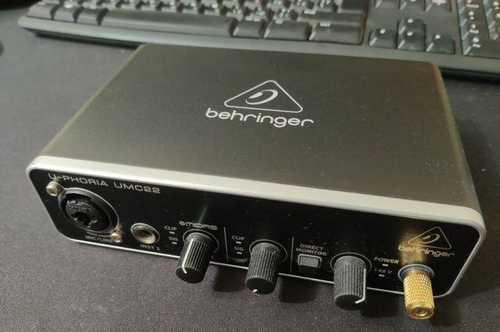 Аудиоинтерфейс Behringer U-Phoria UMC22