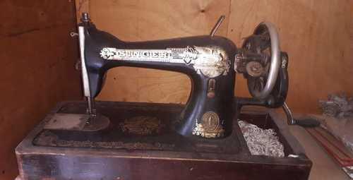 Швейная машина Singer антикварная конца XX века