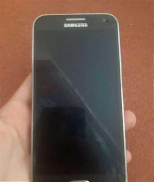 Телефон Samsung galaxy E5