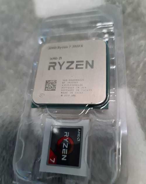 CPU AMD Ryzen 7 3800X / Box (с родным кулером)