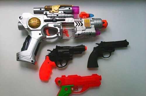 Пакет игрушечных пистолетов "Прощай, оружие"