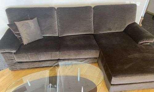 Итальянский угловой диван с подушками