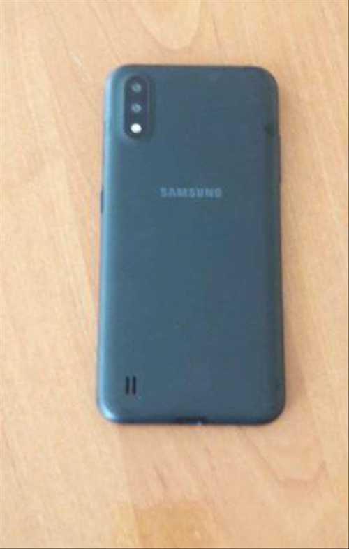Телефон Samsung а01
