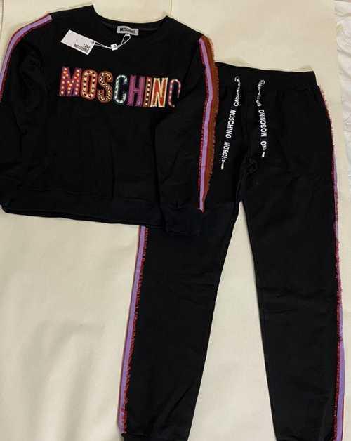Новый костюм Moschino