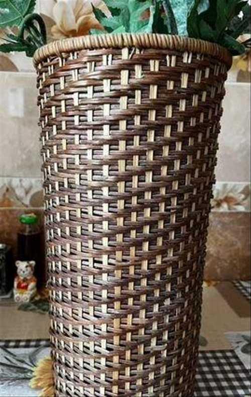 Напольная ваза из ротанга