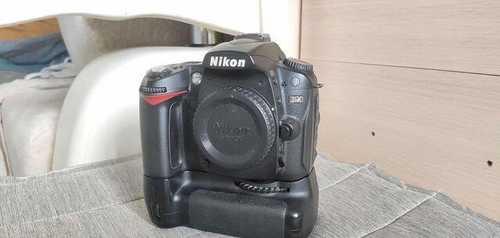 Nikon D90 + MB-D80