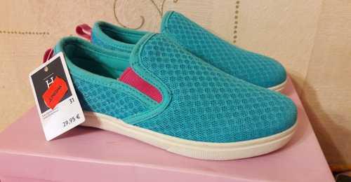 Кросовки(кеды) на девочку новые. House Finland