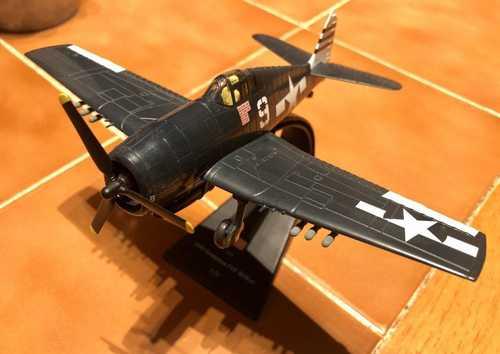 Diecast модель Amercom 1:72 F6F Hellcat