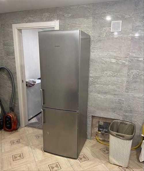 Холодильник Siemens серый