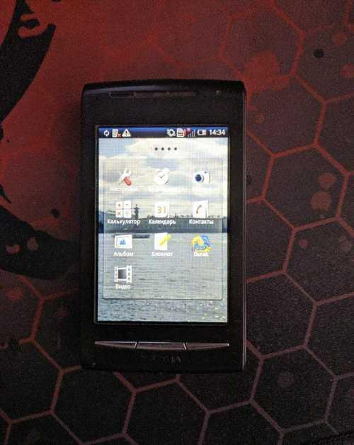 Смартфон Sony Ericsson X8