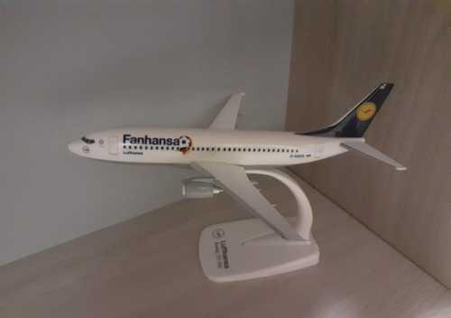 Модель самолета боинг 737-300 Lufthansa 1/200