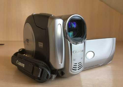 Видеокамера Canon DC220