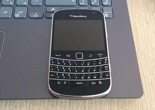 Телефон BlackBerry Bold 9900