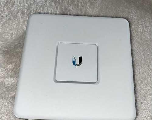 Роутер Ubiquiti Unifi USG 3p