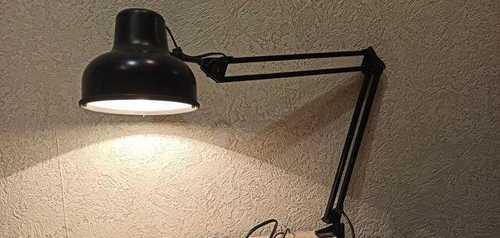 Лампа настольная на струбцине