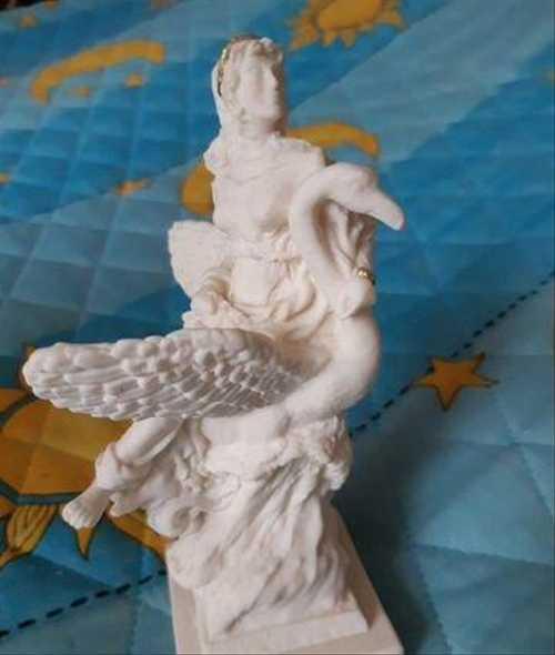 Афродита на лебеди статуэтка(Греция)