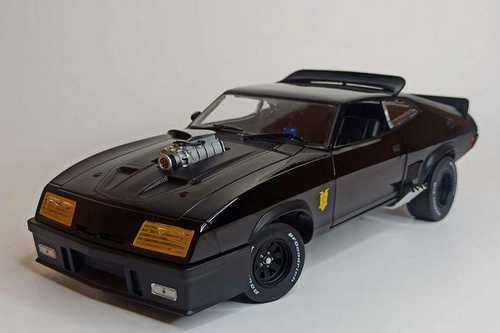 Ford Falcon XB V8 Black Interceptor 1:18 Greenligh