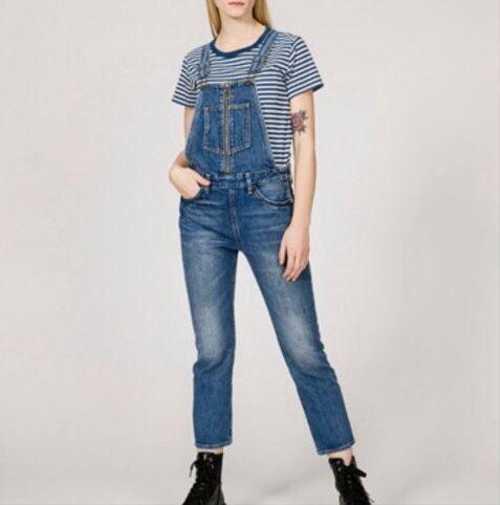 Новый Levi’s джинсовый комбинезон w25
