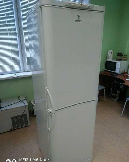 Холодильник индезит бу. Холодильник Индезит двухкомпрессорный. Холодильник Индезит двухкамерный 2м двухкомпрессорный. Холодильник Индезит двухкомпрессорный модели старые модели.