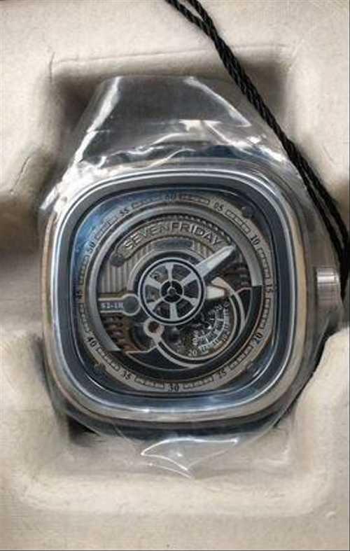 Часы sevenfriday