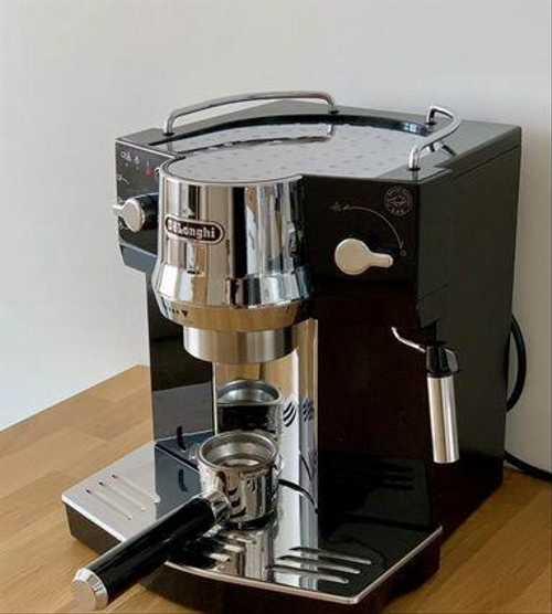 Кофеварка рожковая DeLonghi EC820.B