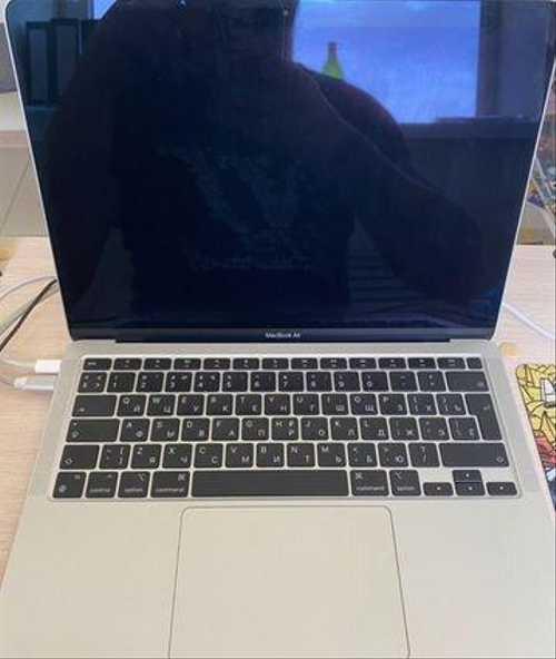 apple macbook air not switching on