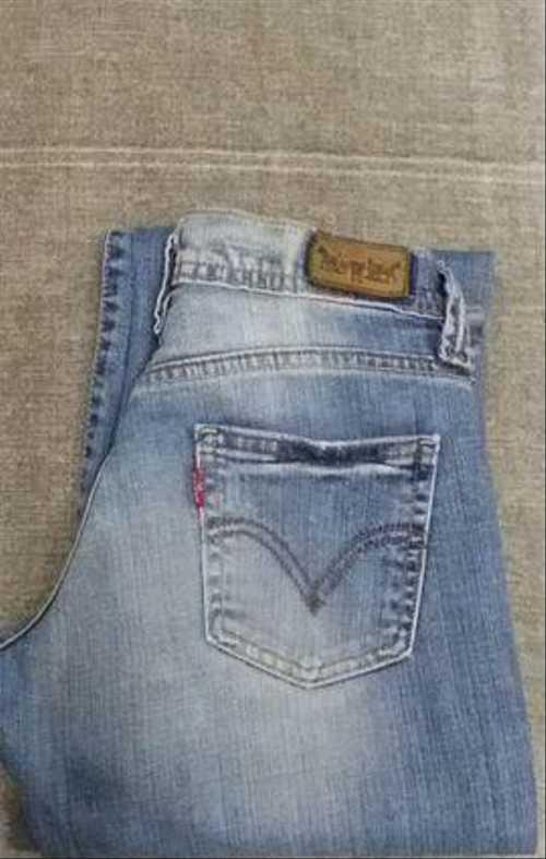 Джинсы "Levi's", модель 524, р-р 26х32