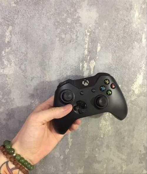 Продам Xbox One (500гб)