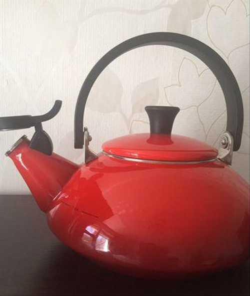 Чайник и для индукционных плит Le Creuset