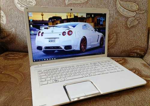 Ноутбук Toshiba 17" AMD A10 8гб 1тб акб 2часа