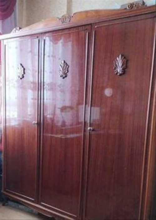 Стиль шкафа для спальни из дерева от производителя в Украине