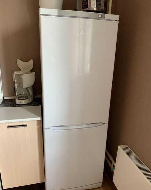 Холодильник Indesit SB1670.028