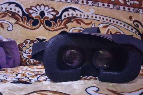 VR BOX - очки виртуальной реальности
