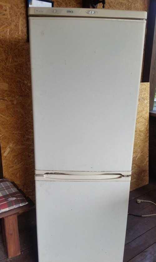 Холодильник с морозильником Stinol 107-ER
