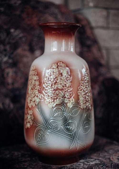 Большая керамическая ваза с цветочным рисунком